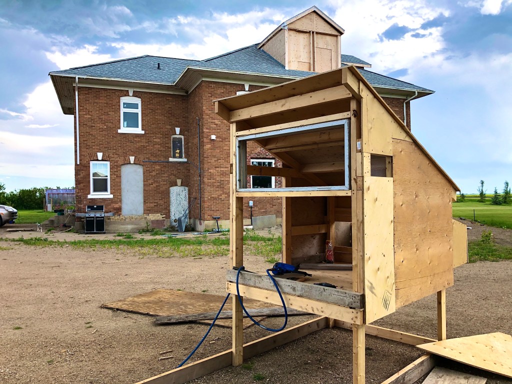 Luxury Chicken Tractor on a BUDGET – Old House on the Prairie